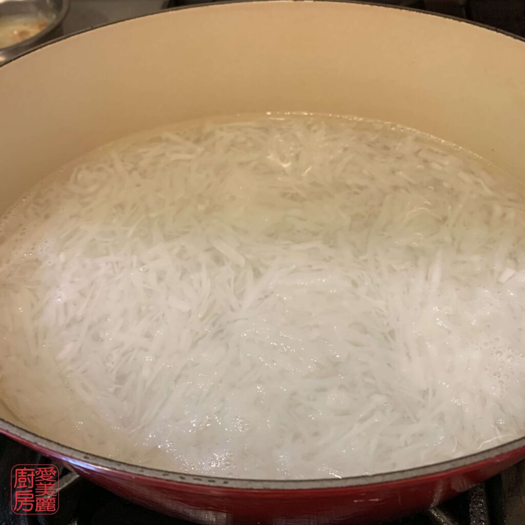 White Radish and Pork Fritters 酥炸蘿蔔絲肉丸 - Auntie Emily's Kitchen
