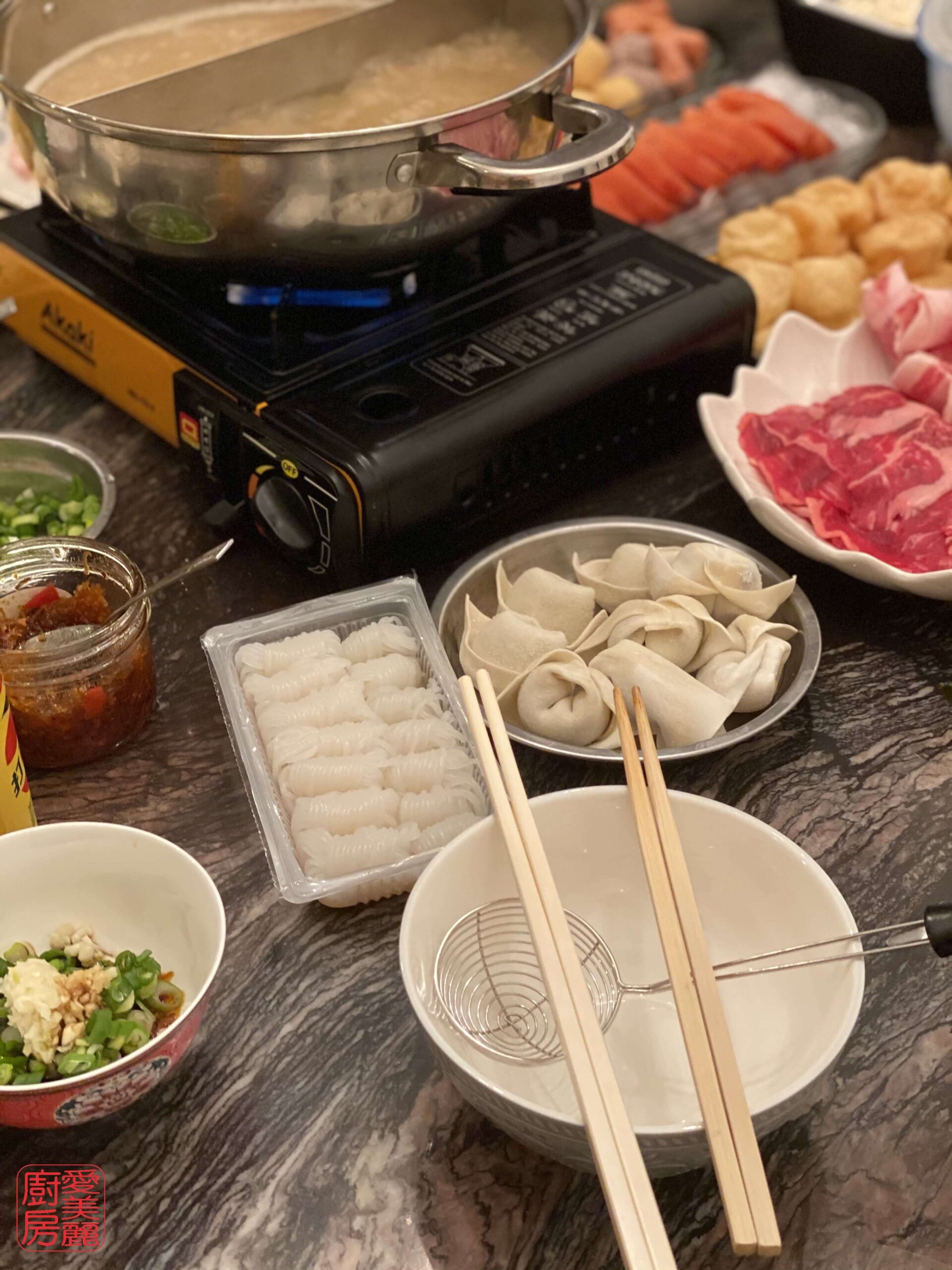 Hot Pot 火鍋 - Auntie Emily's Kitchen